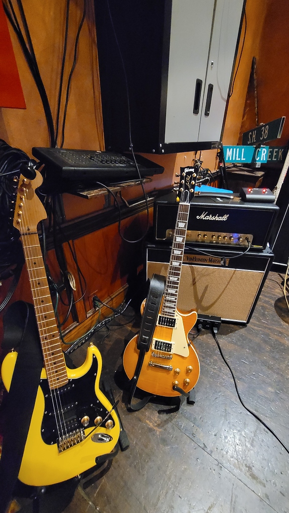 6 Screw Fender Tremolo Divebomber - Gear - The Cracking the Code Forum